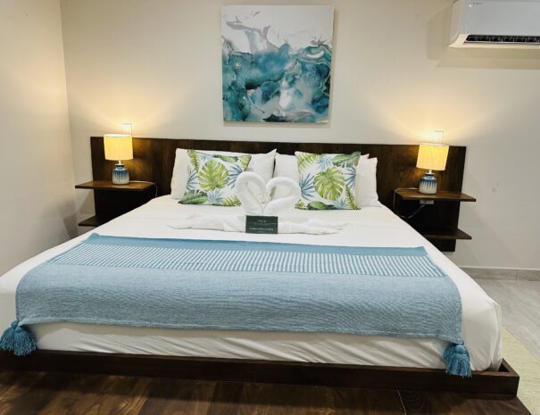 Roaring River Resort - Golf Course & Accommodations