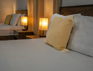 Roaring River Resort - Golf Course & Accommodations